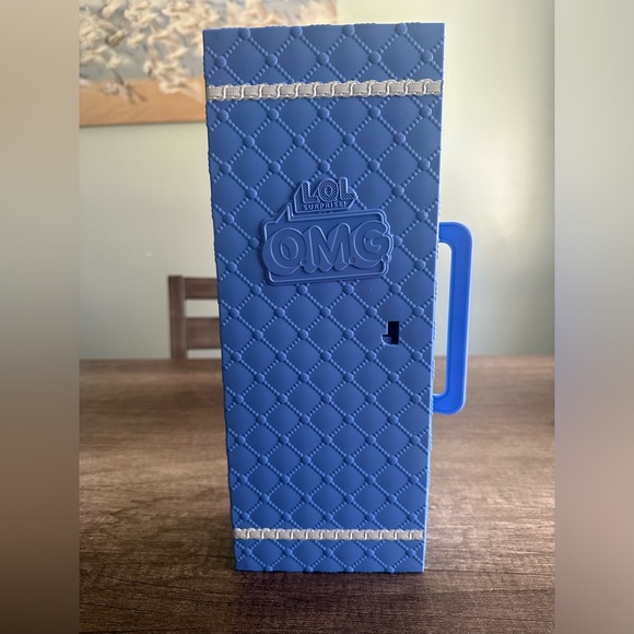 L.O.L. Surprise! | Toys | Lol Surprise Omg Downtowncloset Blue Travel ...